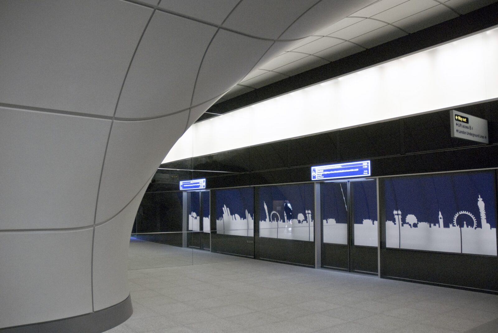 Atkins and Grimshaw reveal Crossrail platform ‘mock-up’