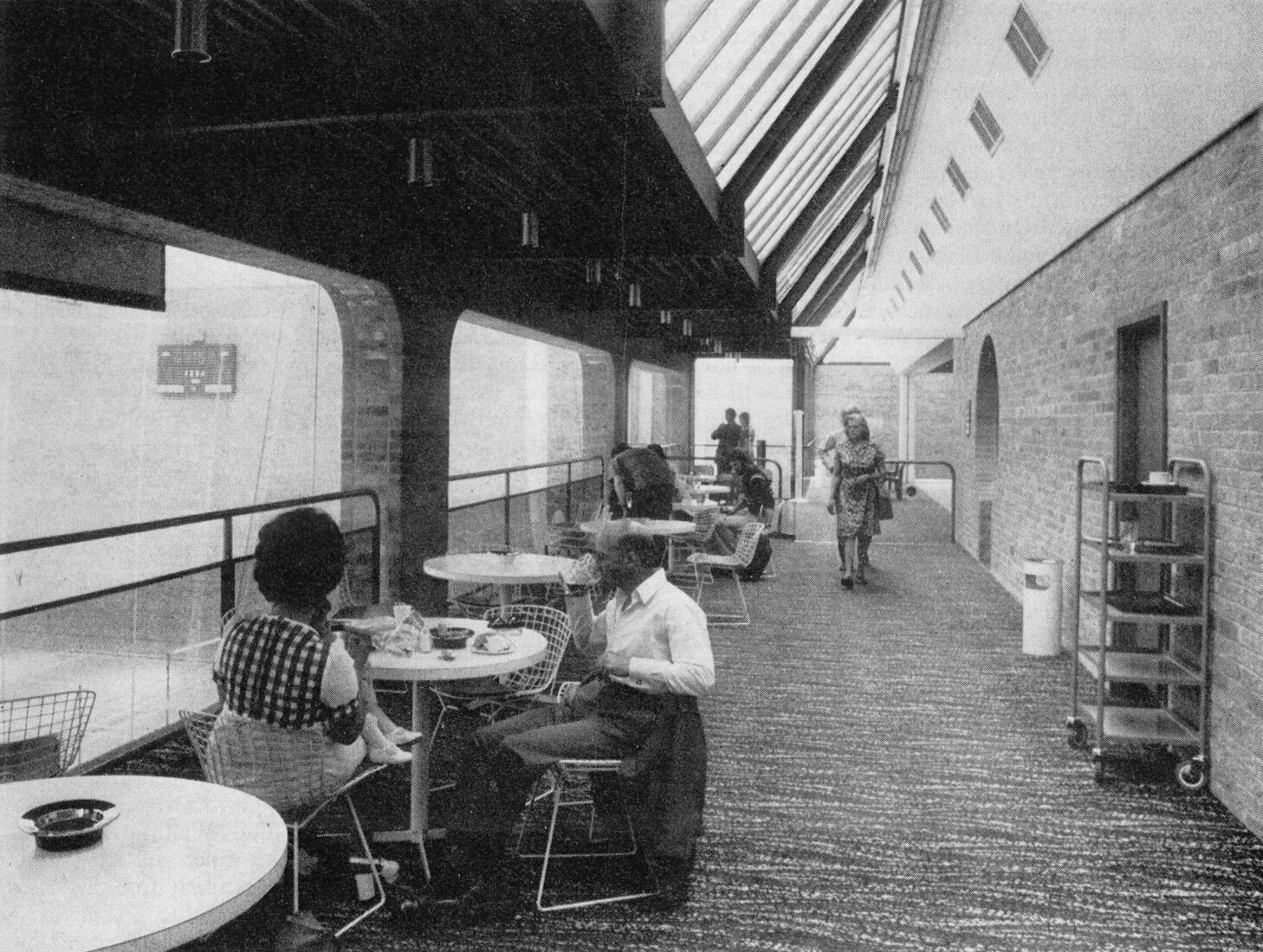 AJ Buildings Library: Bletchley Leisure Centre (1973)