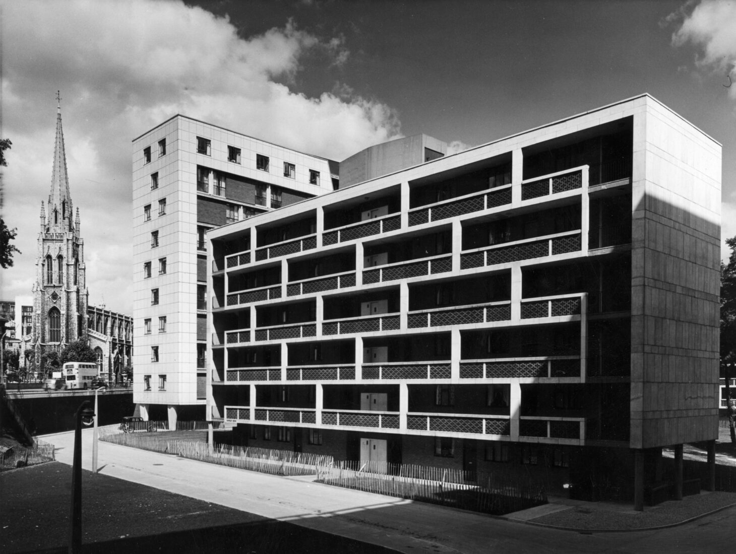 Lubetkin's Hallfield Estate lands Grade II listing