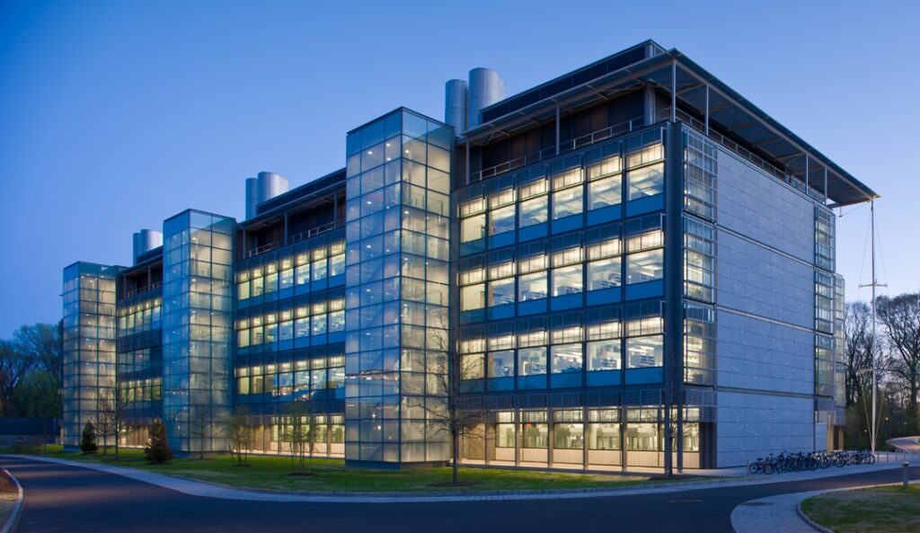 Frick Laboratory, Princeton University by Hopkins Architects