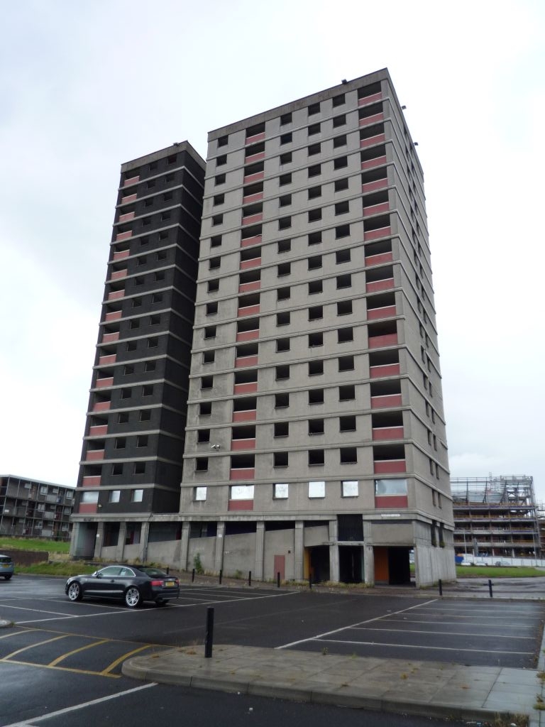 Video: Edinburgh high-rise housing demolished