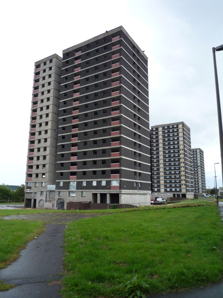 Video: Edinburgh high-rise housing demolished