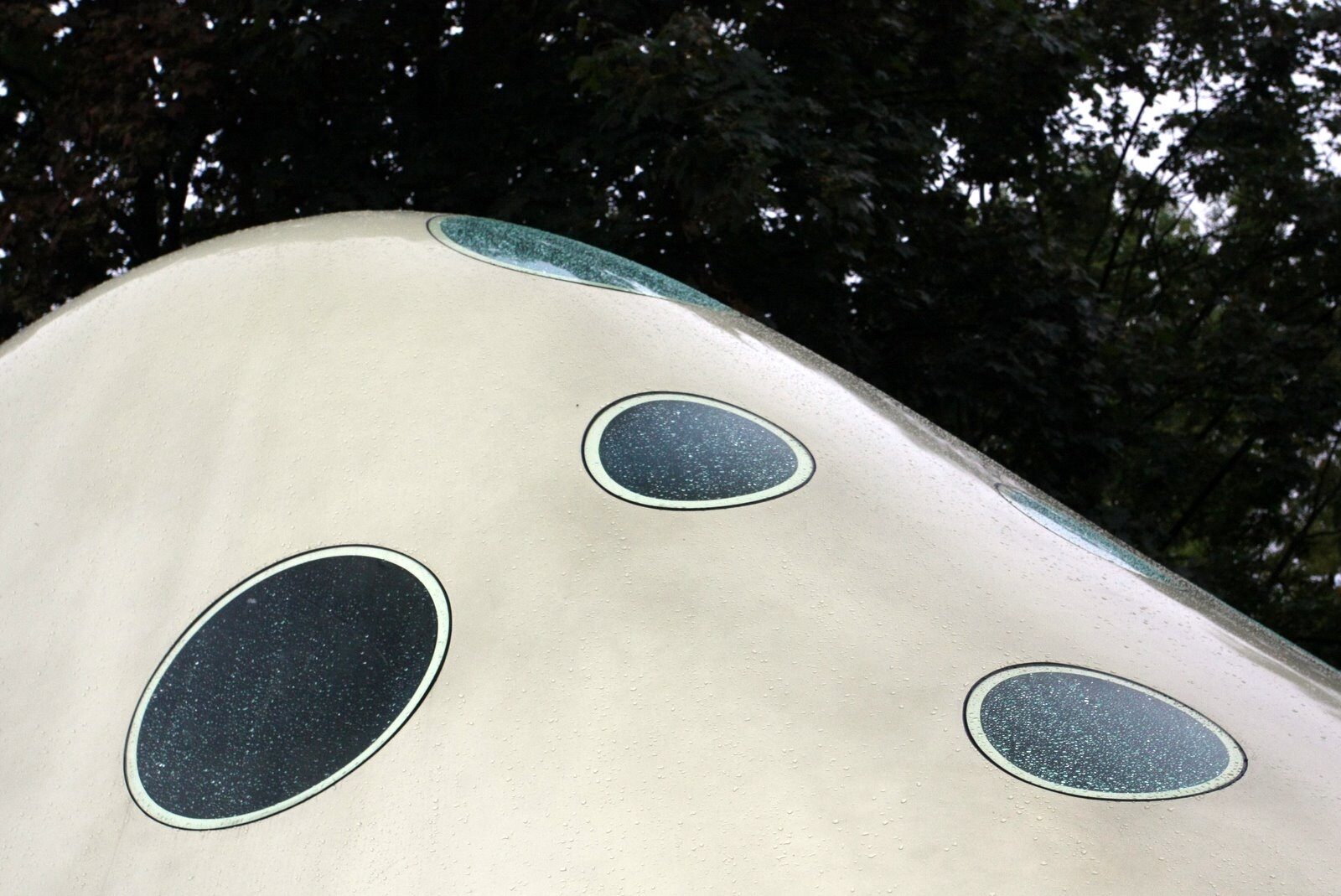 Jan Kaplicky's doomed Prague library reborn as bus stop