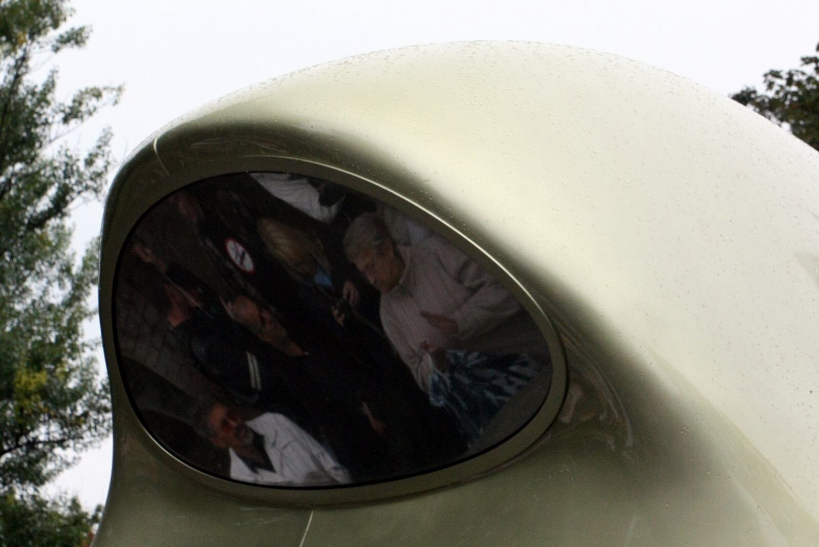 Jan Kaplicky's doomed Prague library reborn as bus stop