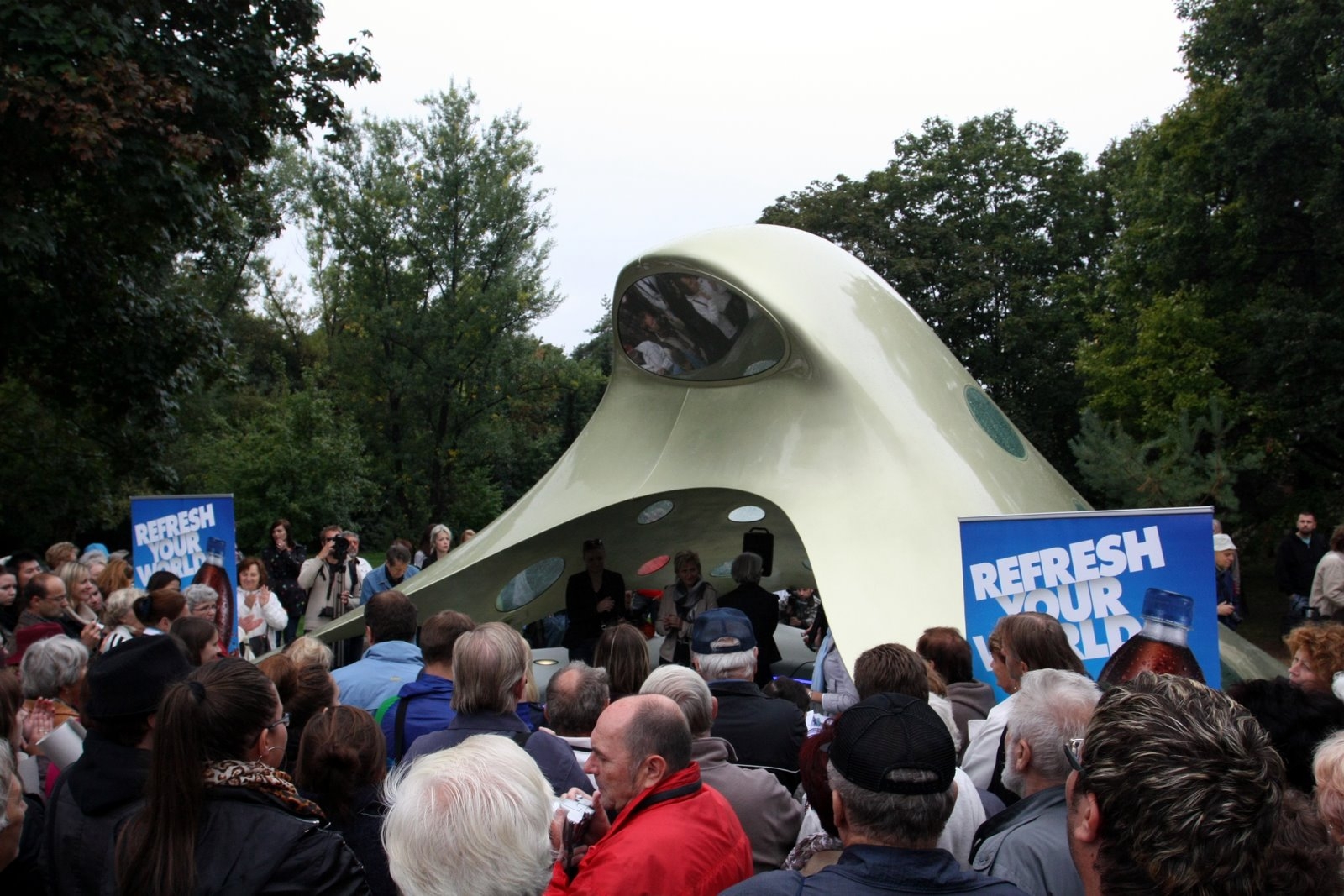 Jan Kaplicky's doomed Prague library reborn as bus stop