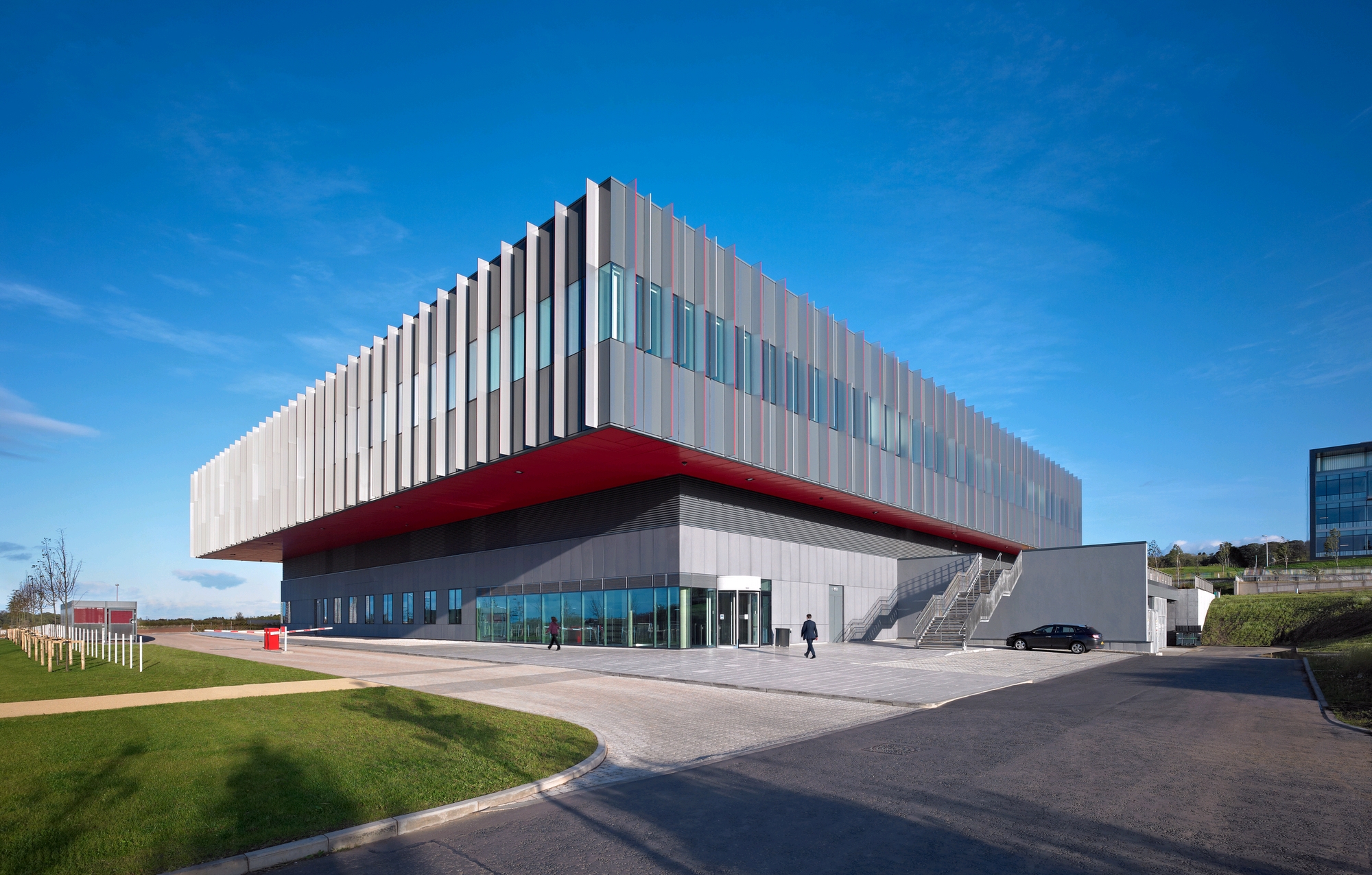 Sheppard Robson completes stem-cell centre