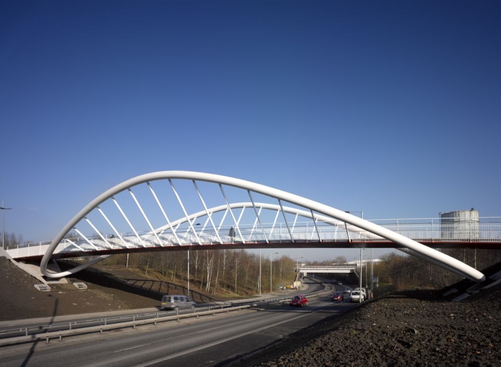 Moxon completes 'looping cradle' bridge in St Helens