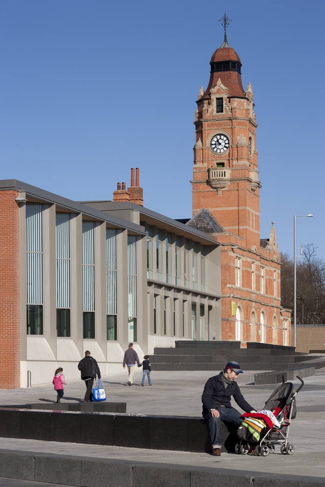 Levitate unwraps Nottingham swimming pool