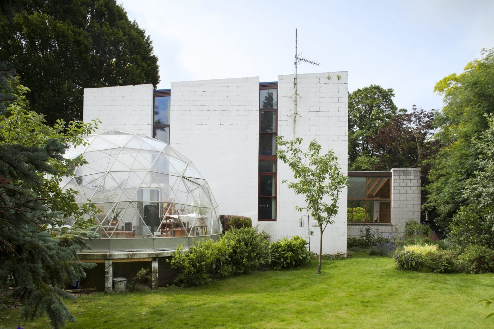 Raft of post-war houses listed