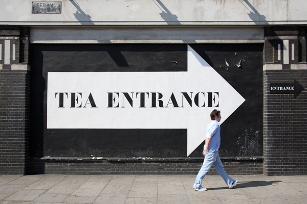 Scuzzy Shoreditch's Tea Building: The triumph of AHMM's white collar ...