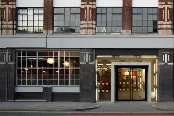 Scuzzy Shoreditch's Tea Building: The triumph of AHMM's white collar ...