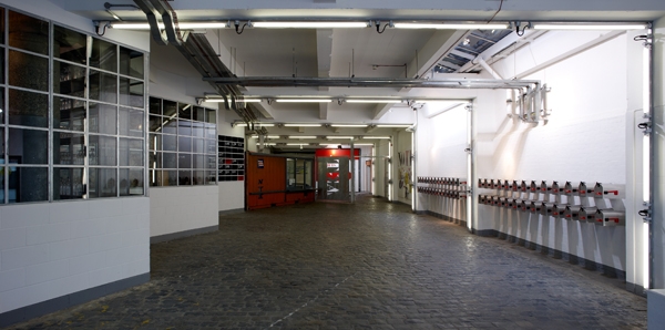 Scuzzy Shoreditch's Tea Building: The triumph of AHMM's white collar ...