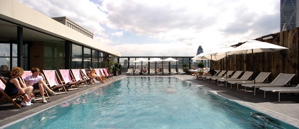 Scuzzy Shoreditch's Tea Building: The triumph of AHMM's white collar ...