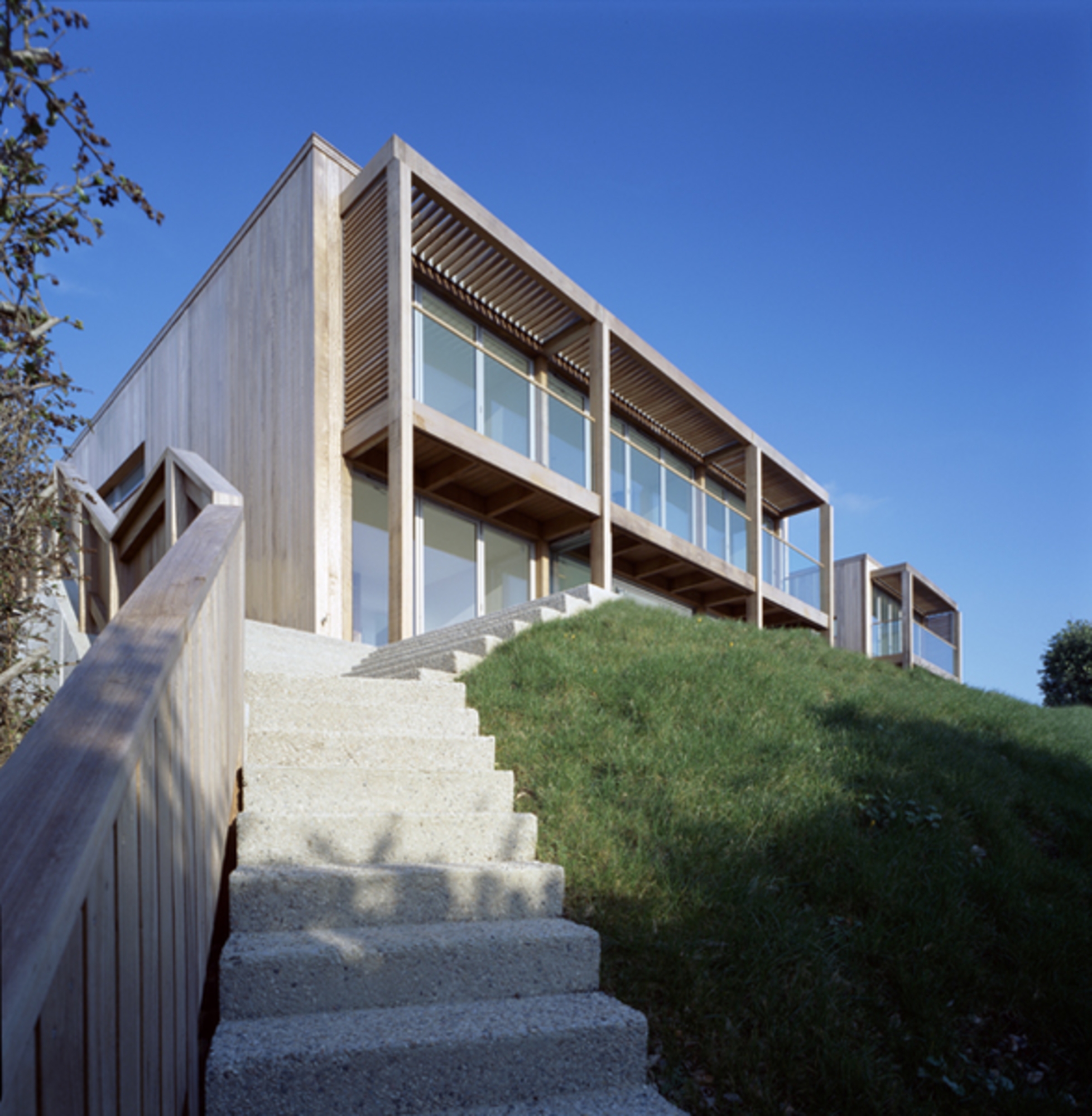 Two passive solar gain houses by Simon Conder Associates