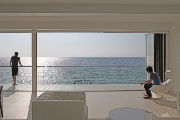 Showtime for Robin Monotti's Crimean yacht house