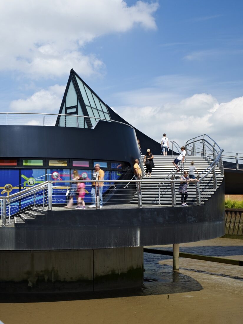 Civic engineering: Scale Lane Bridge by McDowell+Benedetti