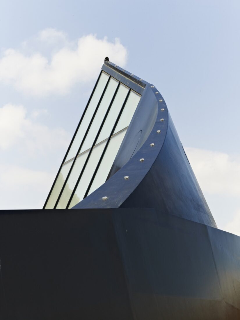 Civic engineering: Scale Lane Bridge by McDowell+Benedetti