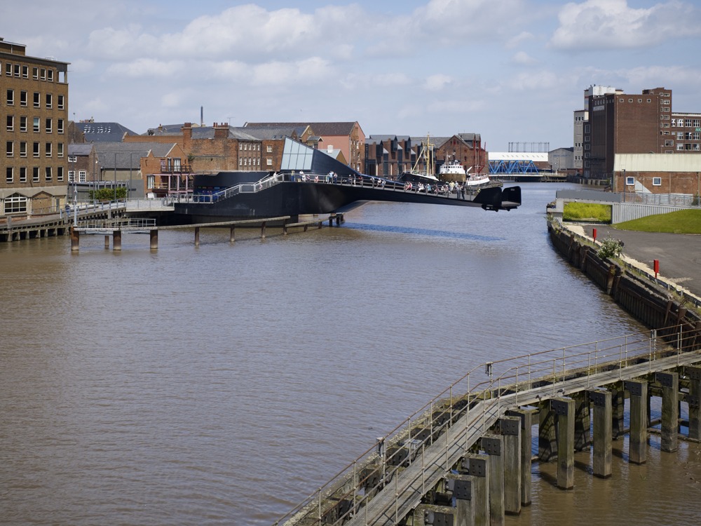 Civic engineering: Scale Lane Bridge by McDowell+Benedetti