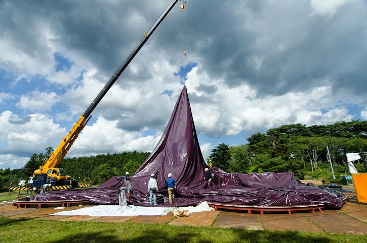 In pictures: Isozaki and Kapoor’s inflatable concert hall launches in Japan