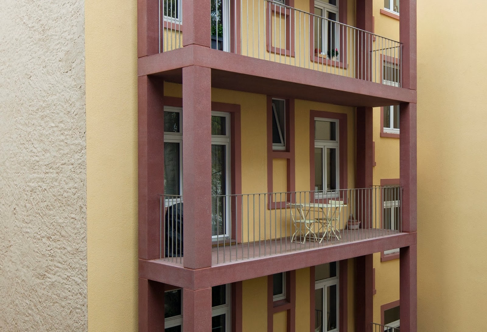 Ian Shaw completes beton concrete balcony