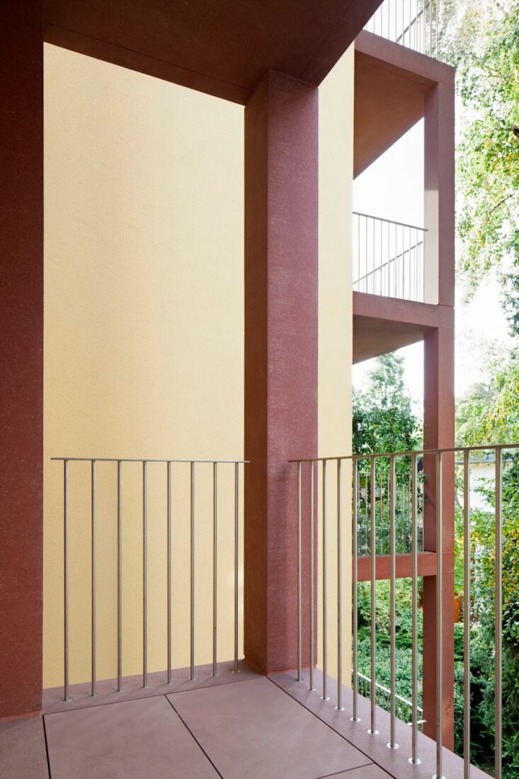 Ian Shaw completes beton concrete balcony