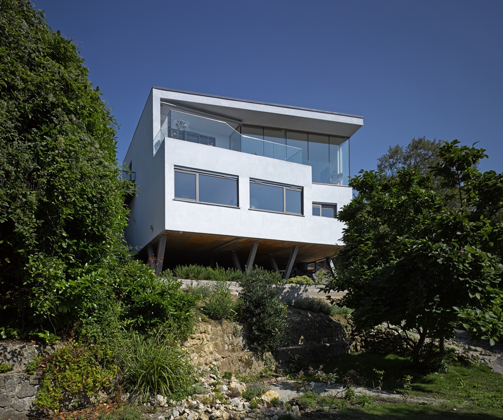 Cliff House by Foster Lomas