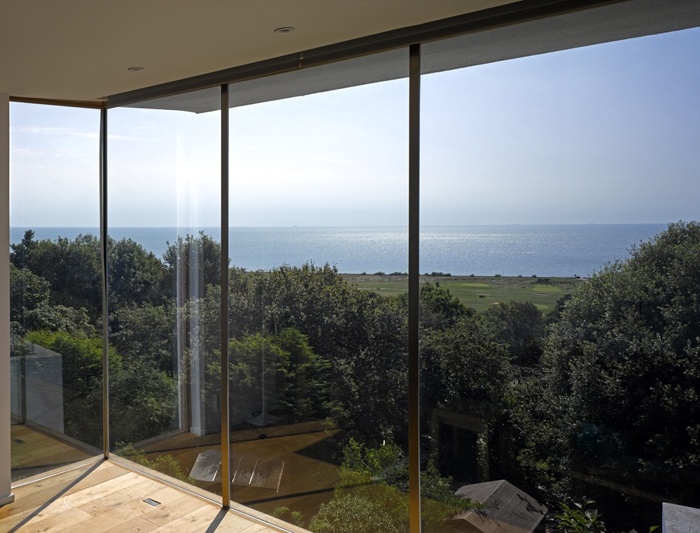 Cliff House by Foster Lomas