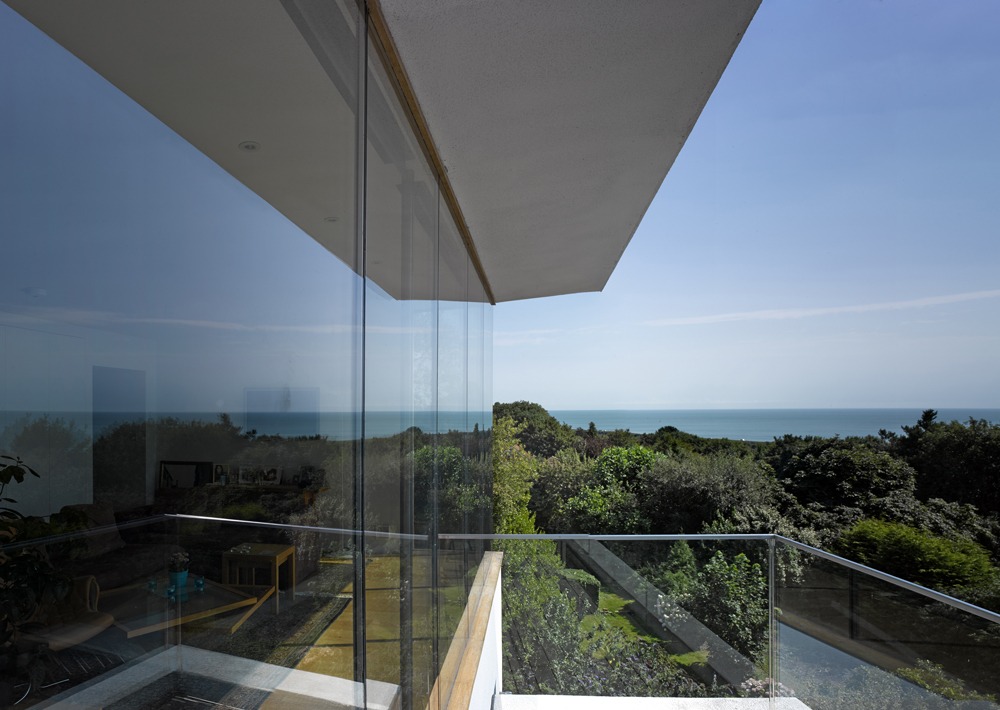 Cliff House by Foster Lomas