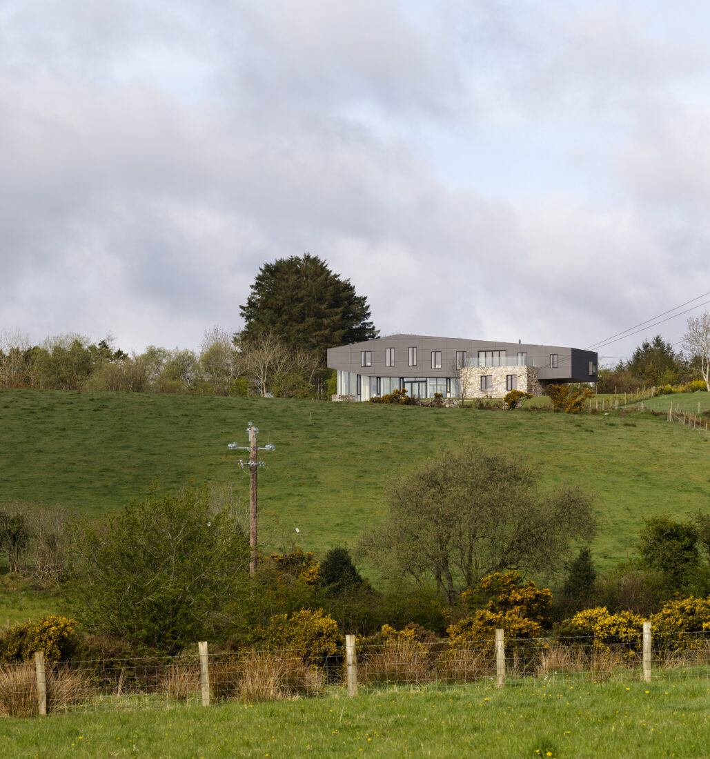 Modern megalith: Dolmen House by MacGabhann Architects