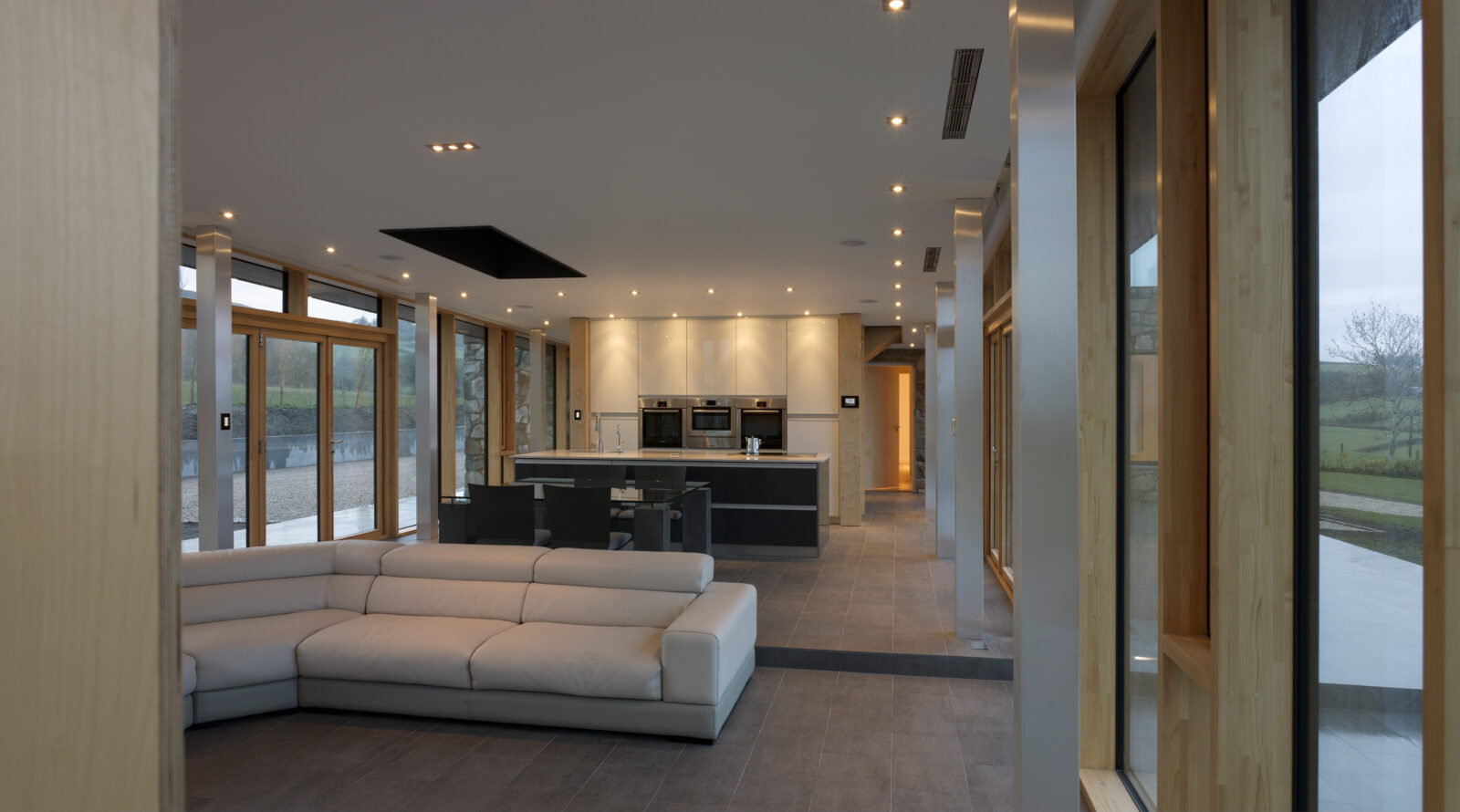 Modern megalith: Dolmen House by MacGabhann Architects