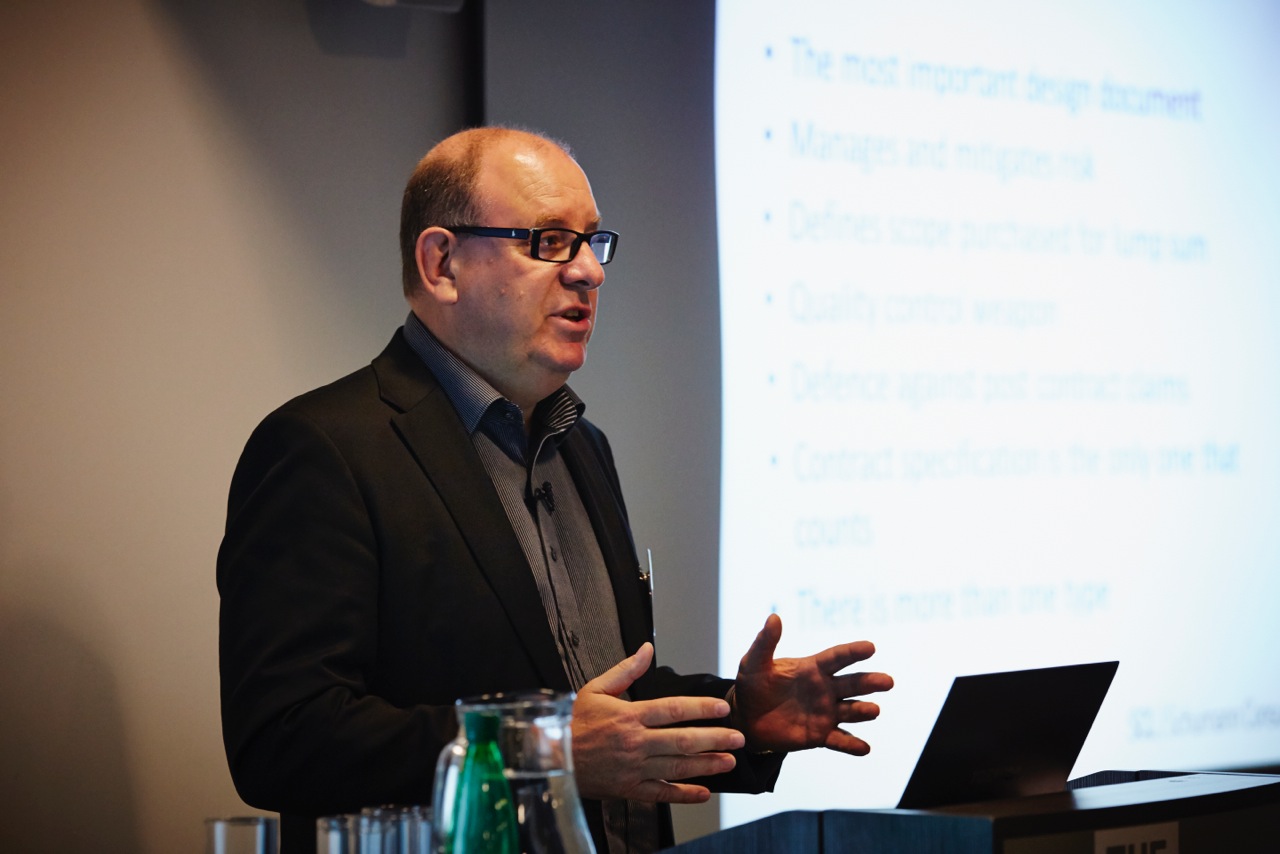 To expose or not to expose? Discussing services and flexible working ...