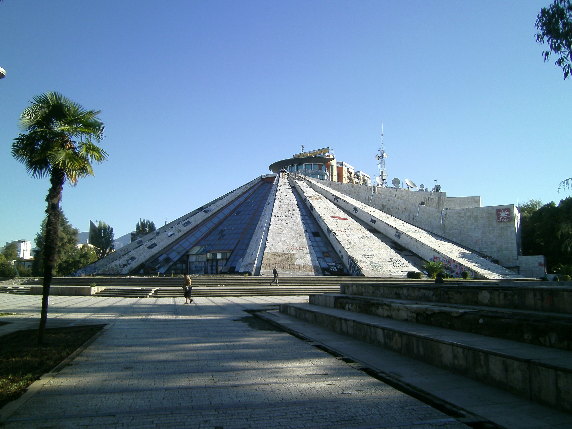 Re-use ideas sought for Albania’s Communist-era pyramid