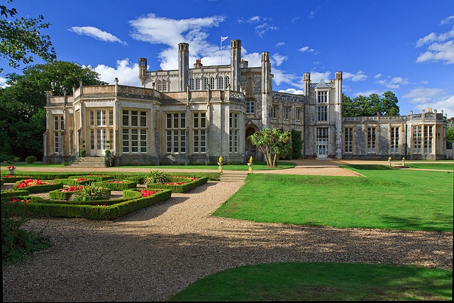 Hunt begins for architect to overhaul Highcliffe Castle