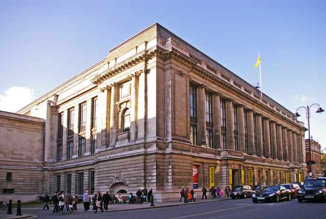Big names in running for Science Museum job