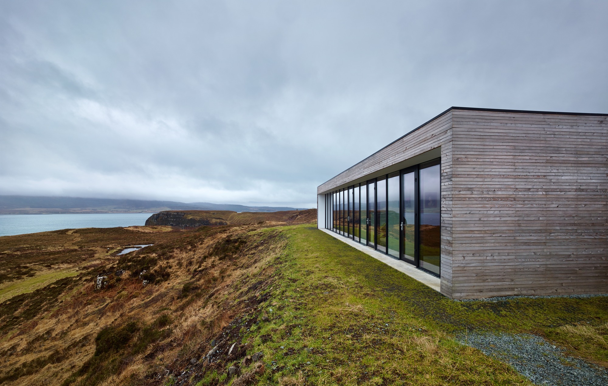 Cliff House by Dualchas Architects