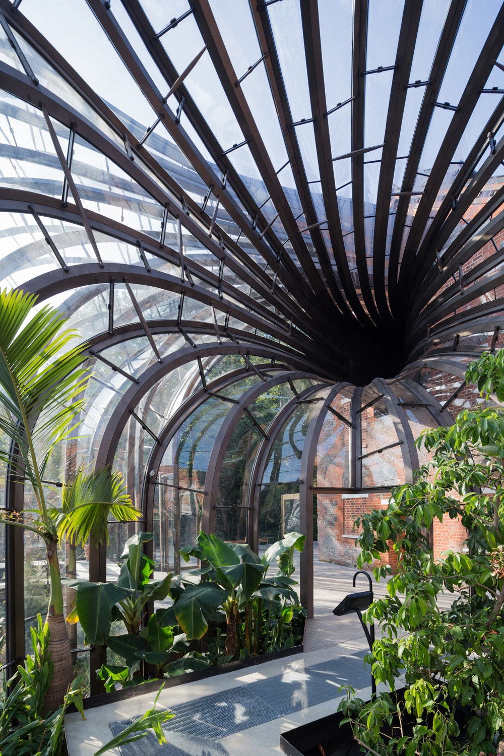 Gin ﬁzz: Bombay Sapphire Distillery by Heatherwick Studio