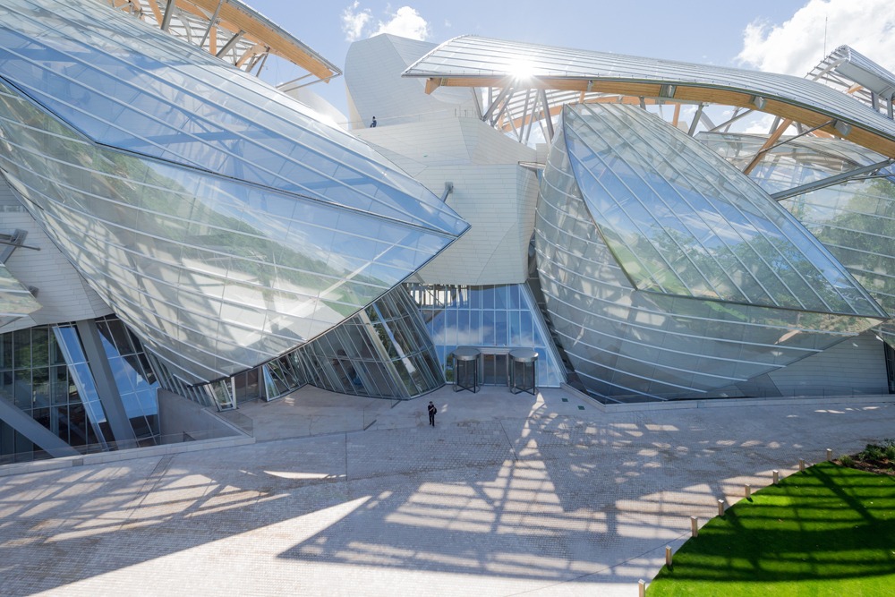 Gehry Monster: Fondation Louis Vuitton by Frank Gehry