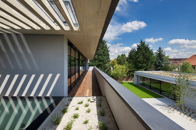 Jestico + Whiles completes Prague villa