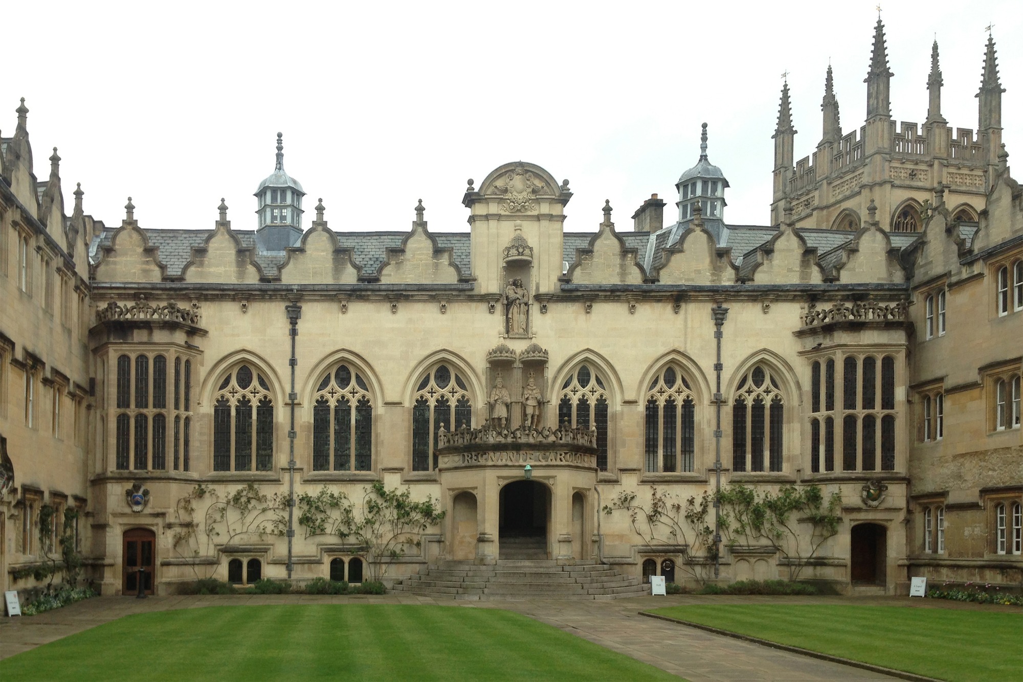 Contest launched to overhaul Oriel College Oxford