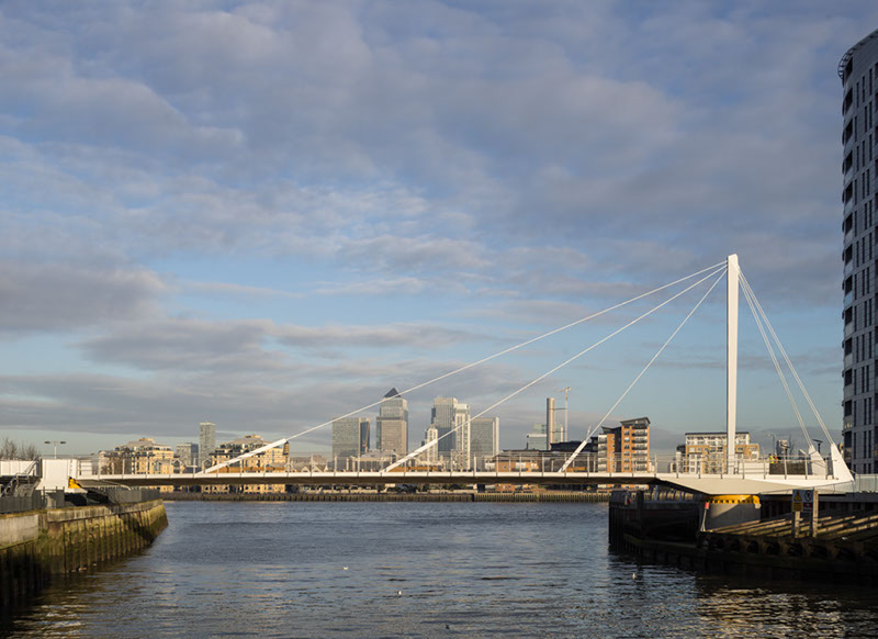 Moxon completes swinging Greenwich bridge