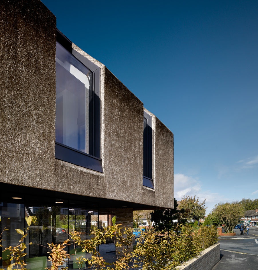 DK-Architects completes £1.8m thatched office