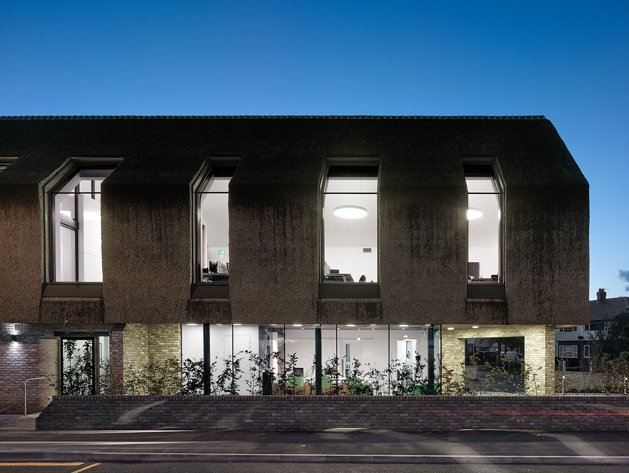 DK-Architects completes £1.8m thatched office