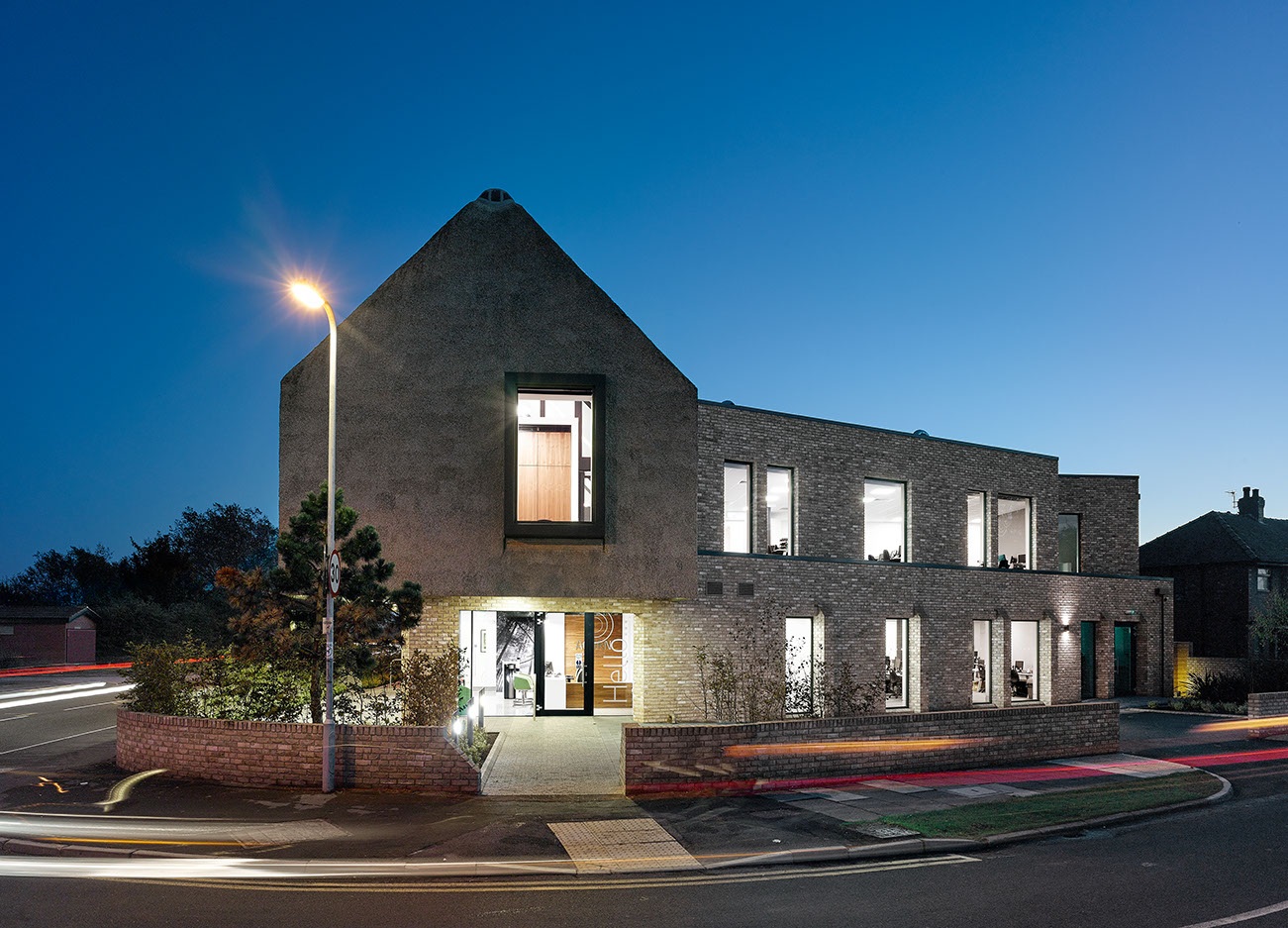 DK-Architects completes £1.8m thatched office