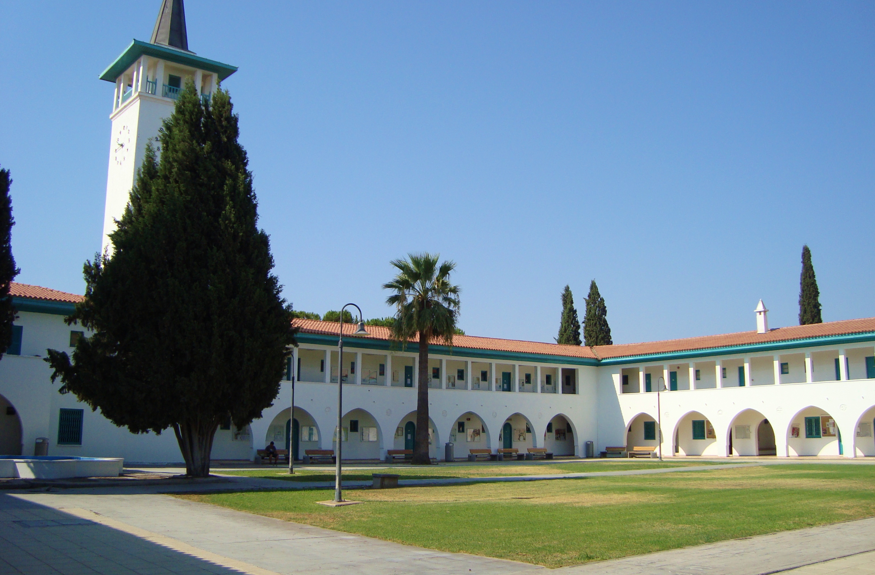 Cyprus university opens medical school contest