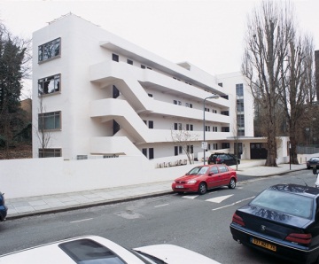 Browsing the AJ Buildings Library: Teresa Borsuk on Park Court Flats