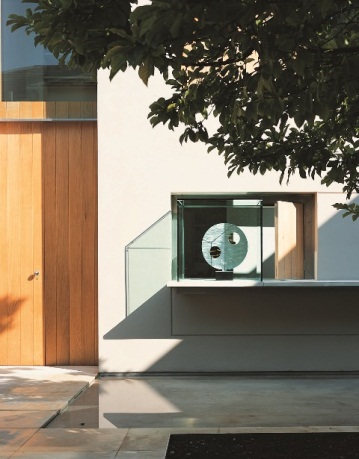 Browsing the AJ Buildings Library: David Hills on Artist House