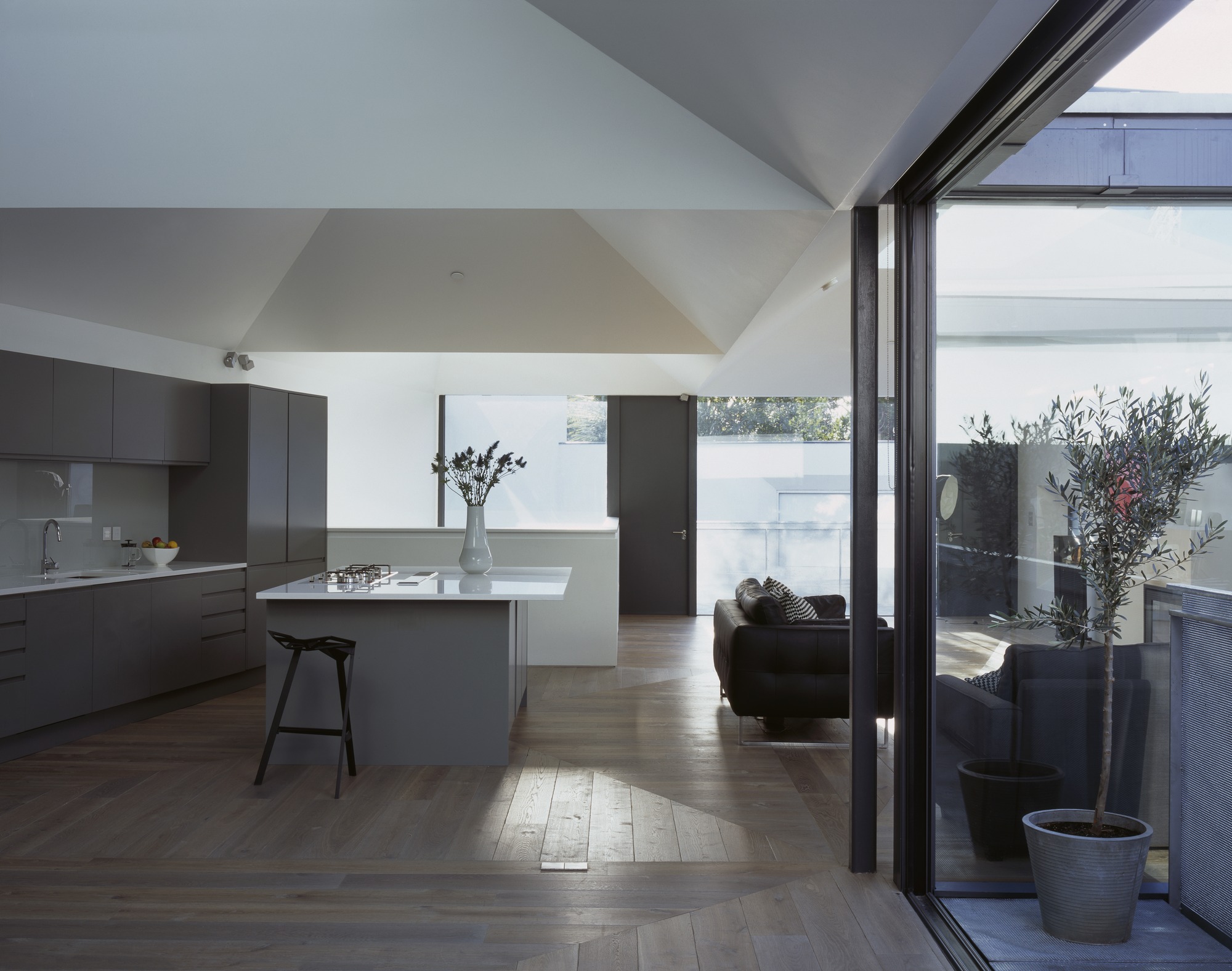 Vaulted House by vPPR Architects