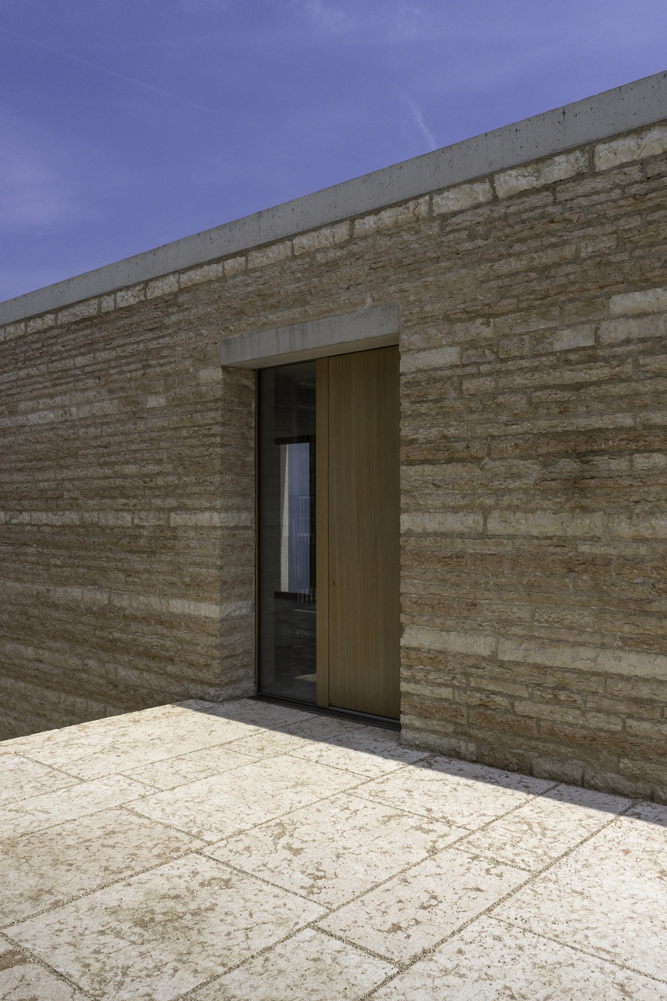 Chipperfield completes pair of Italian holiday homes