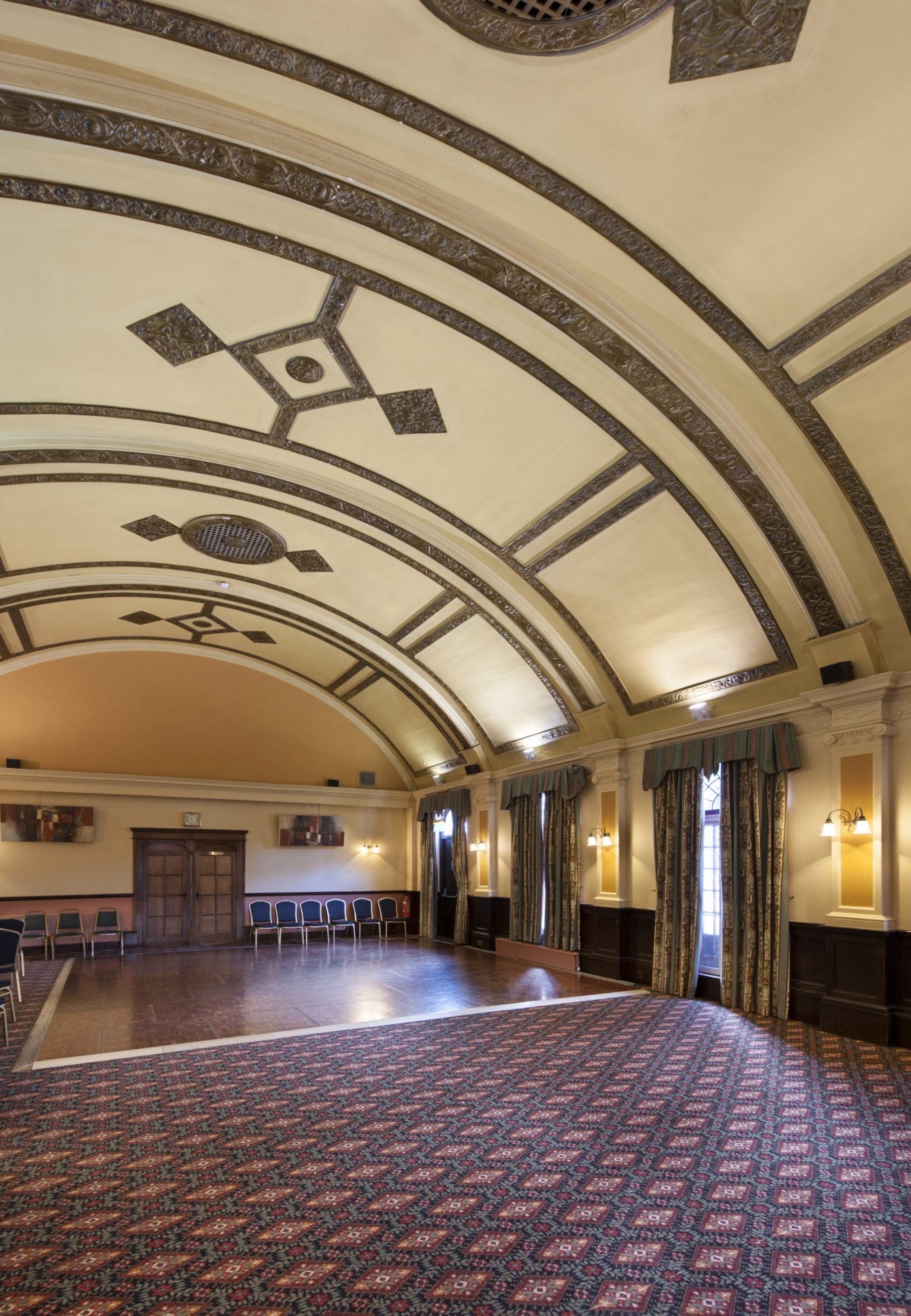 Historic England lists 21 inter-war pubs