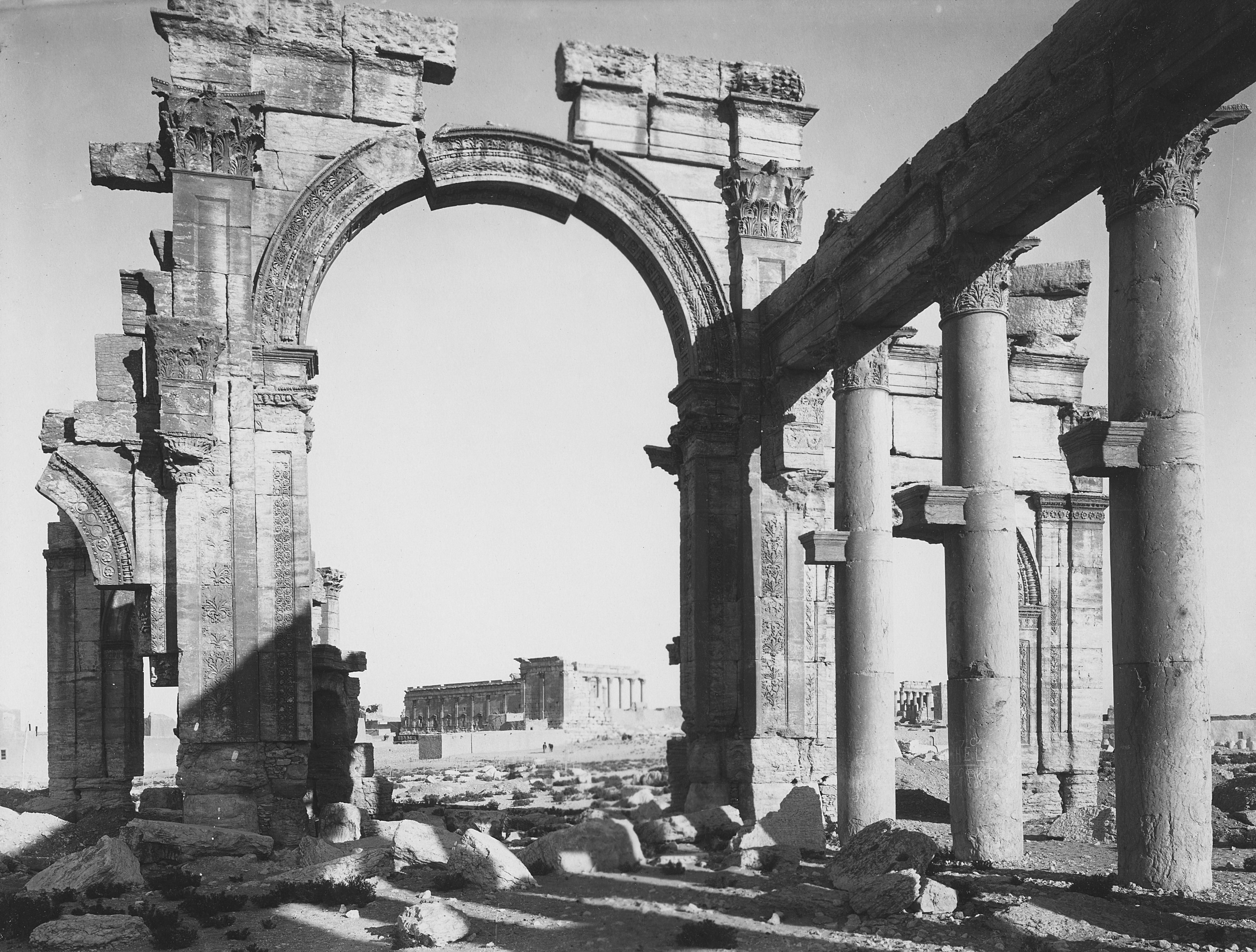 More destruction at Palmyra as ISIS blows up Triumphal Arch